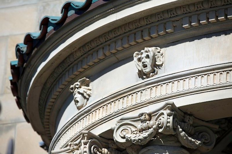 Symbols That Represent The Victorian Era Stones Discover Facts